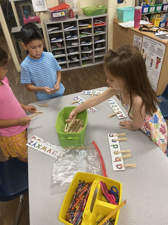 Live Feed | Foster Elementary School